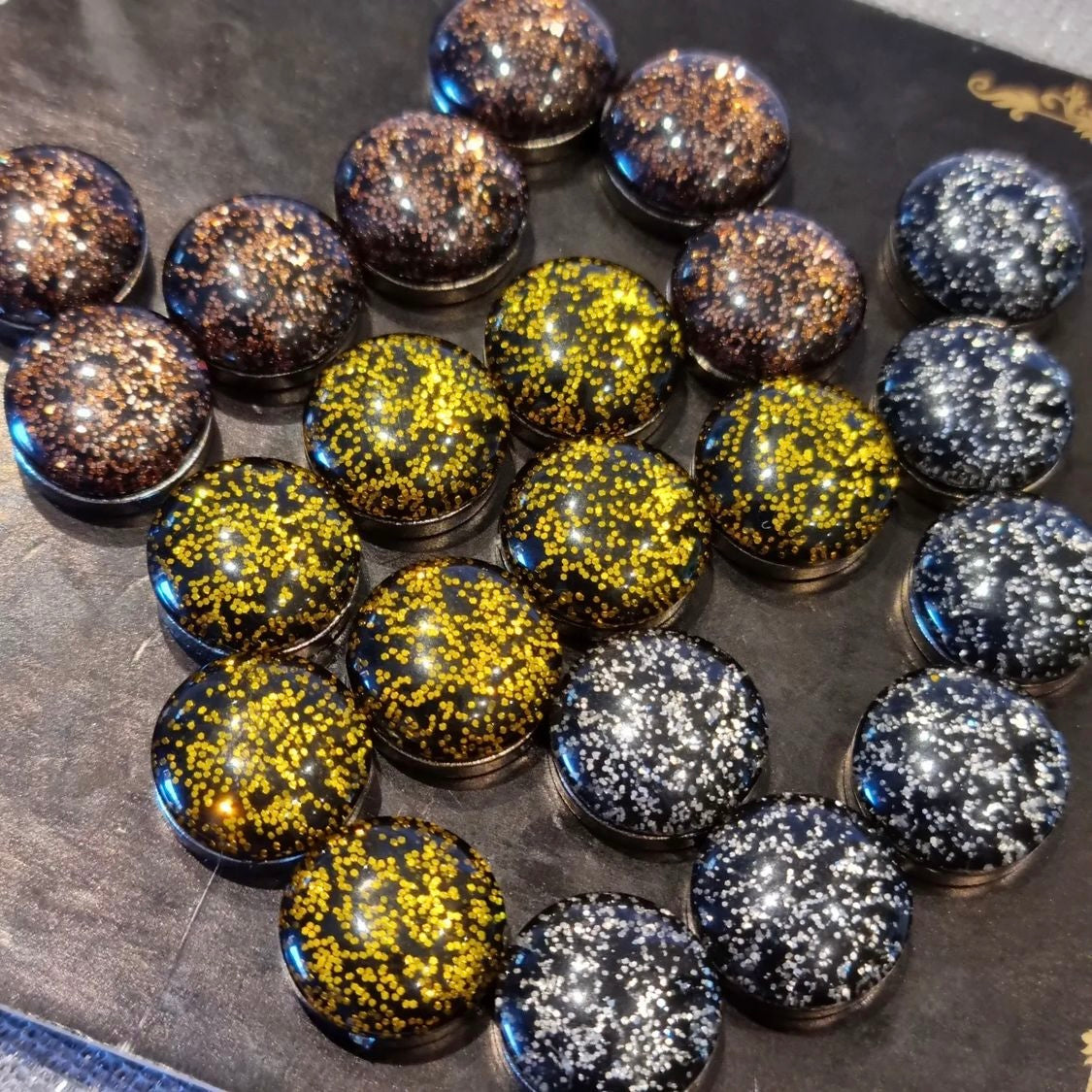 Dotted Scarf Magnets – Arabiana