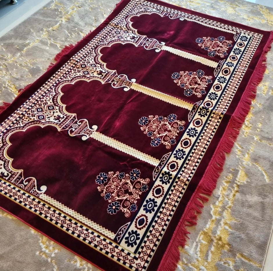 MUSALLAHS & PRAYER MATS – Arabiana
